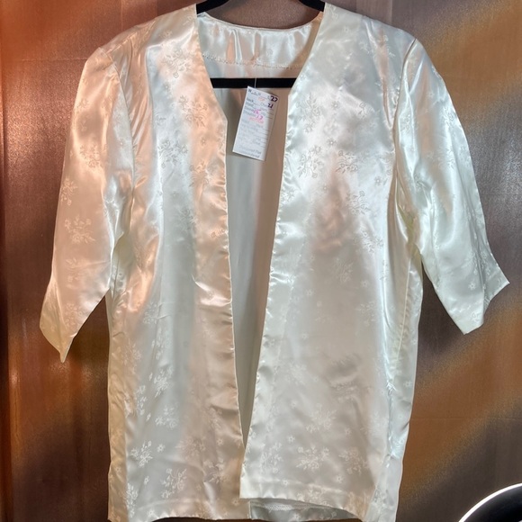 Jackets & Coats | Vintage 8s White Chinese Satin Jacket Oversized Size ...